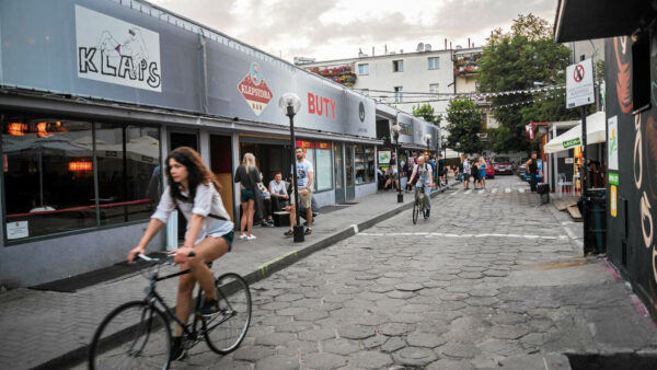 warschau-polen-warsaw-nightlife-pubs-bars-pawilony-klaps_006 ...